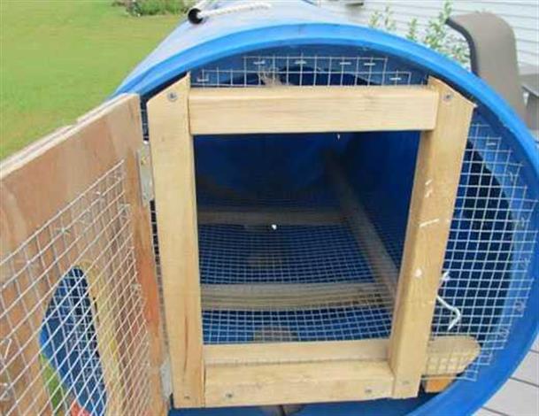 آموزش ساخت لانه برای مرغ در حیاط خانه یا باغچه